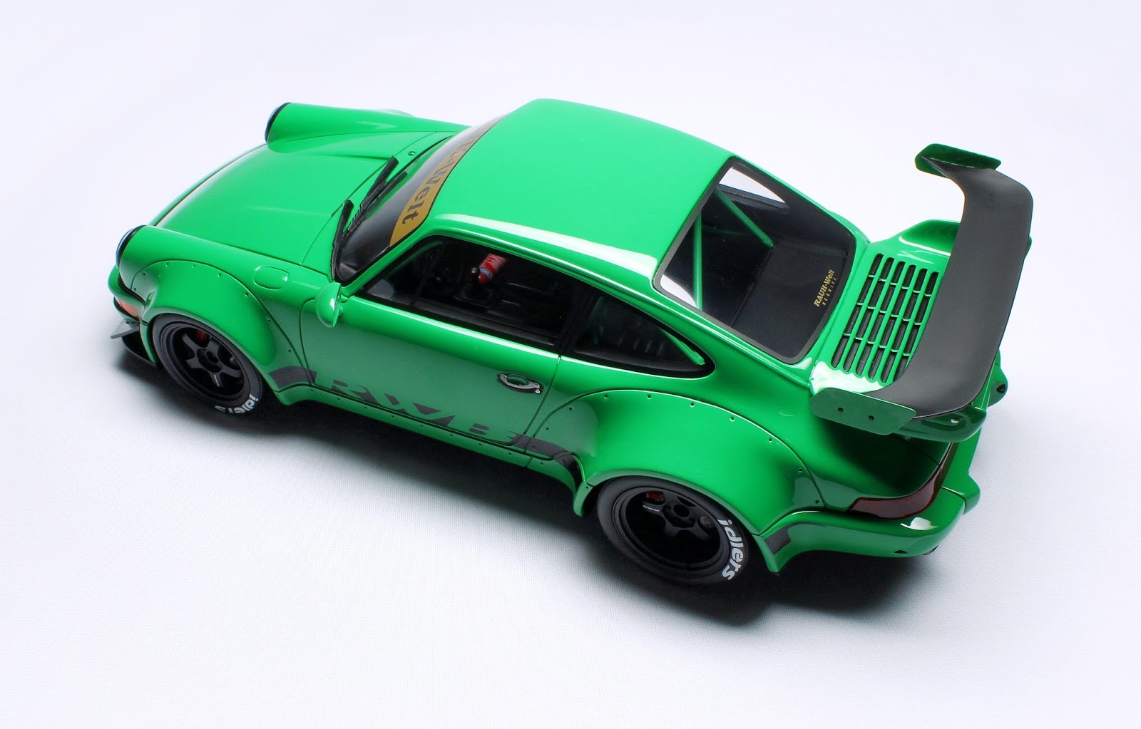 Epic Collage : [Photo] GT Spirit 1/18 - Porsche 964 RWB
