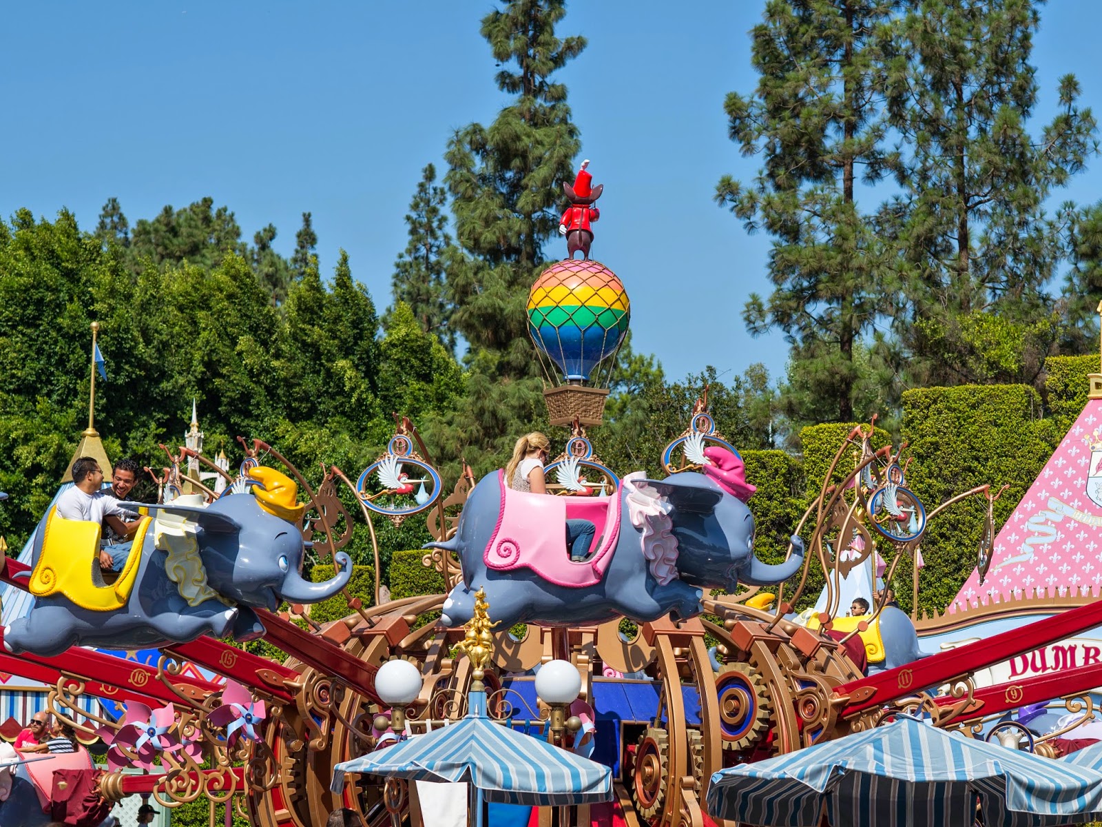 MickeyPhotos: The Dumbo ride at Disneyland