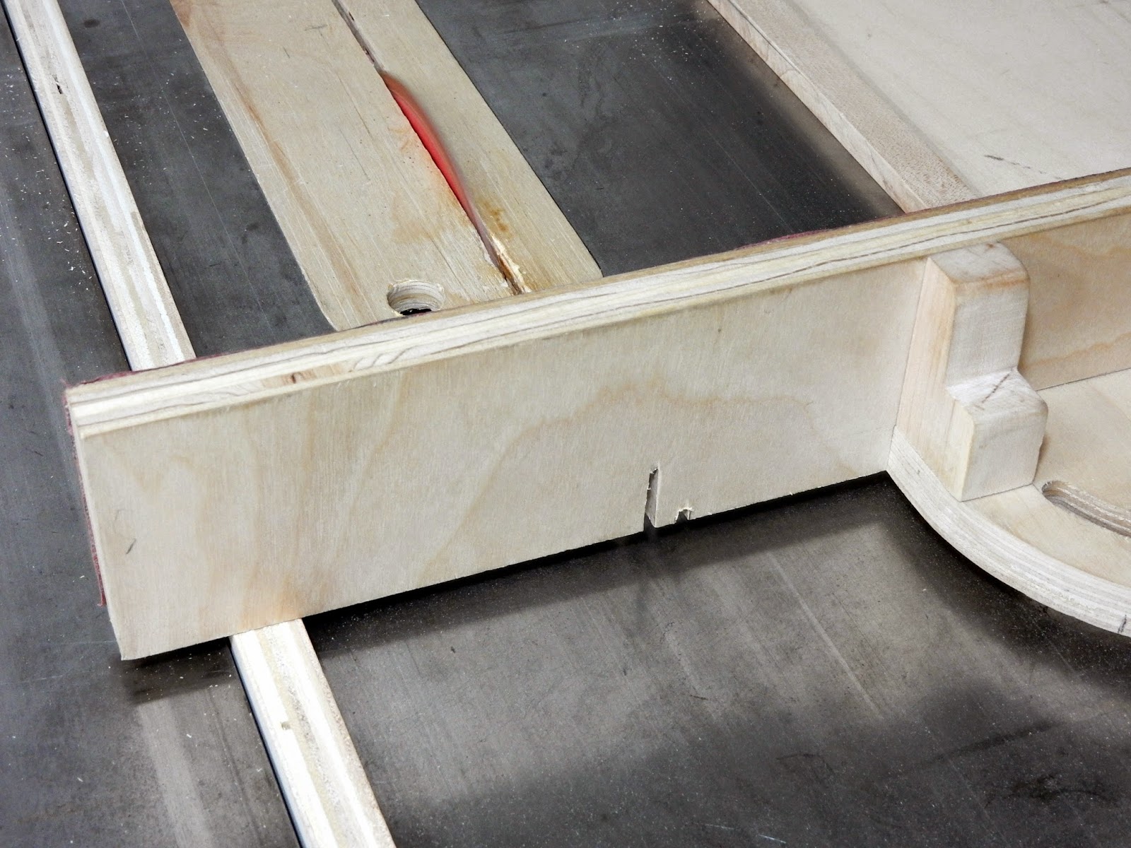 Jax Design: Bending Wood with Miter Gauge Kerf Jig