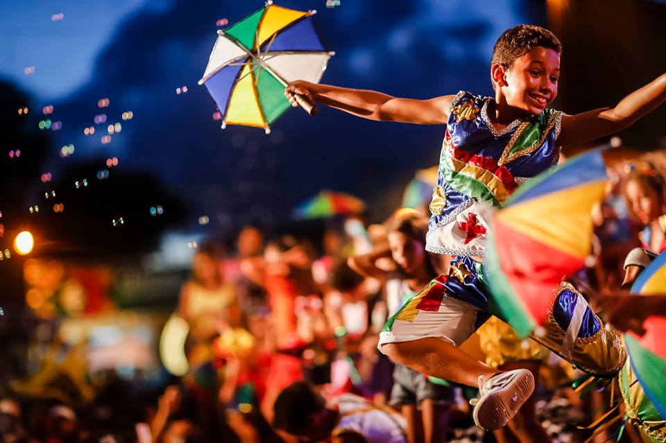 ACONTECE: Aprenda a dançar Frevo e arrase no Carnaval