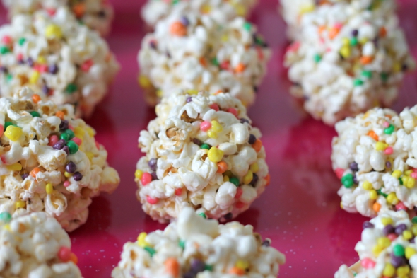 Whatcha Makin' Now?: Nerdy Popcorn Balls + Pitch Perfect 2