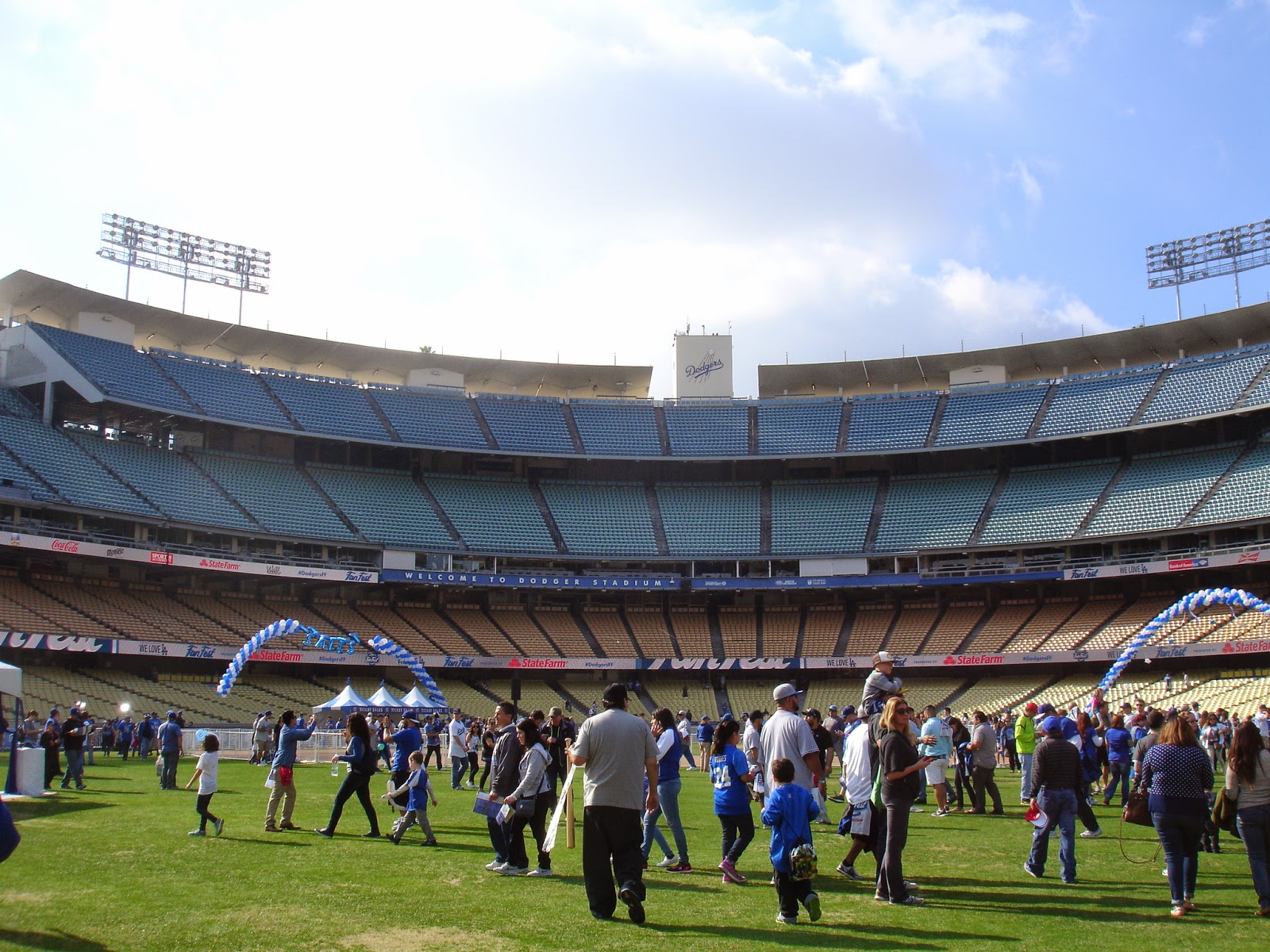 Dodgers Blue Heaven: A 2015 Dodger FanFest Roundup - Links and Photos