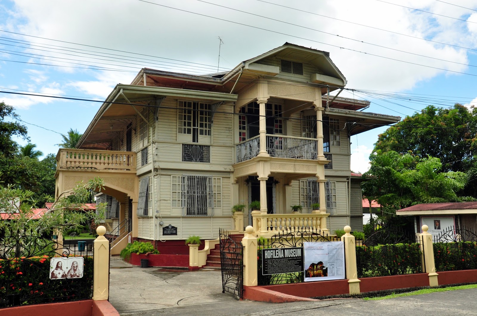 - tey's fleeting moments -: Bacolod Trip 2015| Hofilena Mansion, Silay City