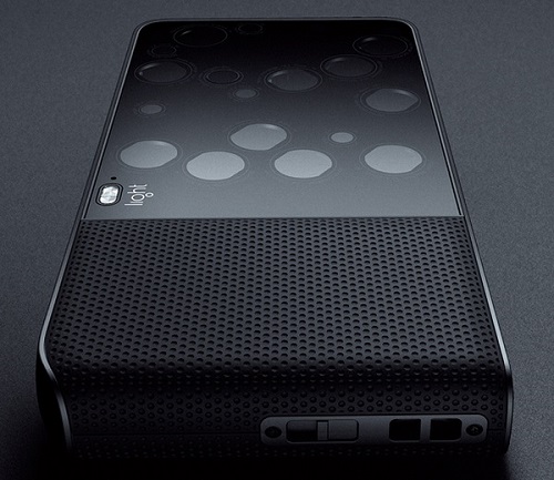 Light L16 packs 16 cameras into a single unit