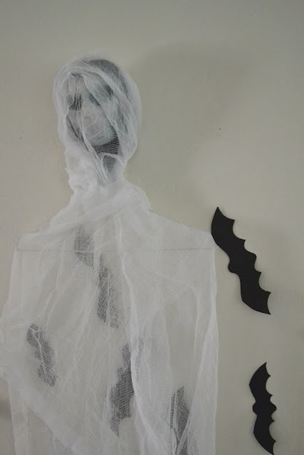 Bellapia Designs: Ghost with Paper Mache mask
