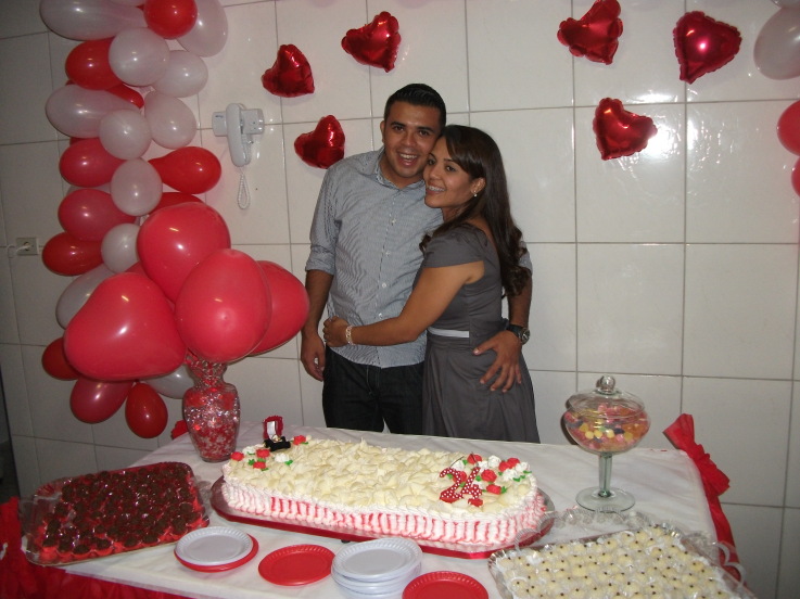 Nasce uma Noiva: Festa De Noivado Simples,meio termo ou Festão???