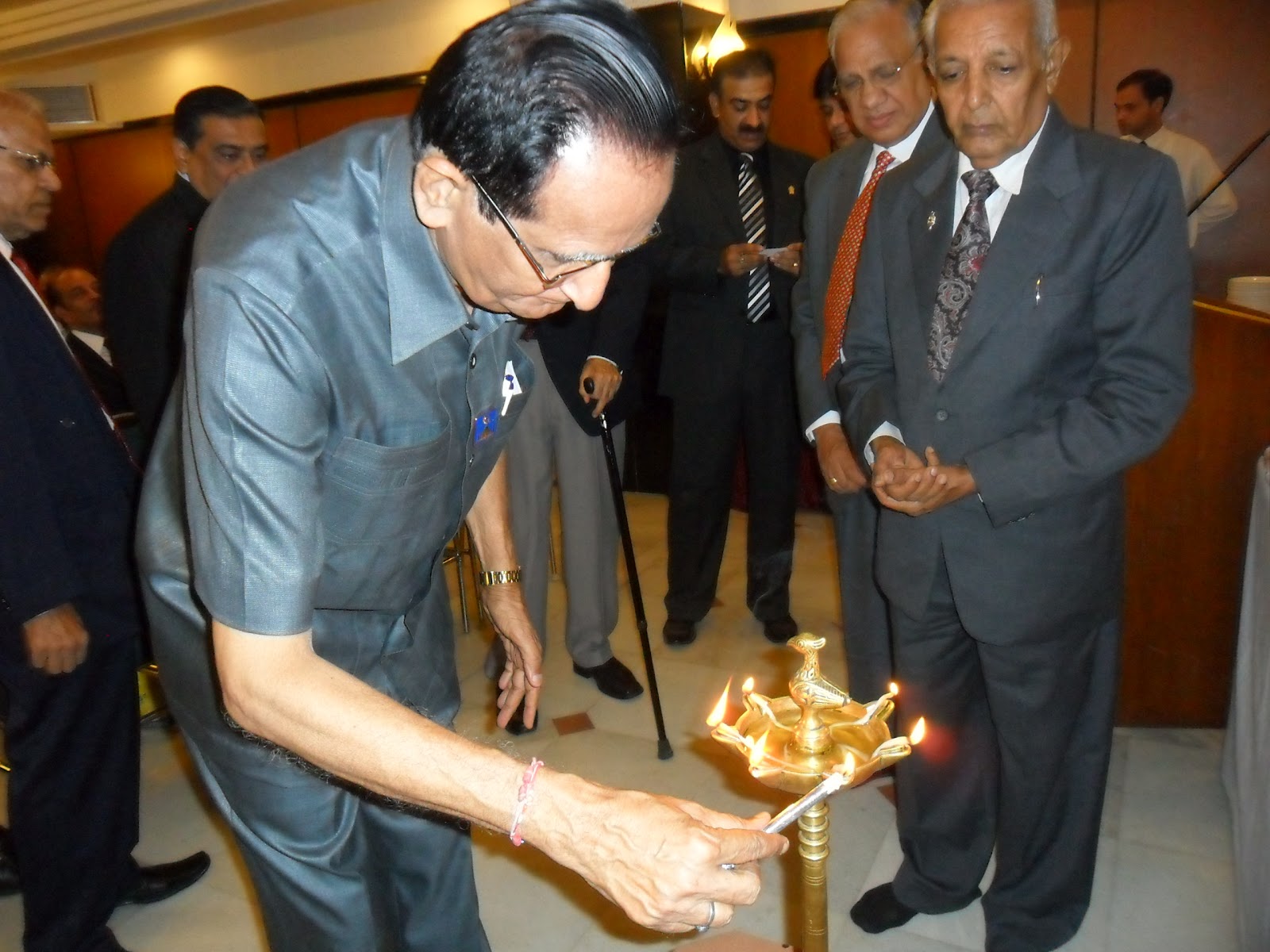 LIONS CLUB OF BOMBAY (VERSOVA): DEEP PRAJWALAN - INSTALLATION CEREMONY ...