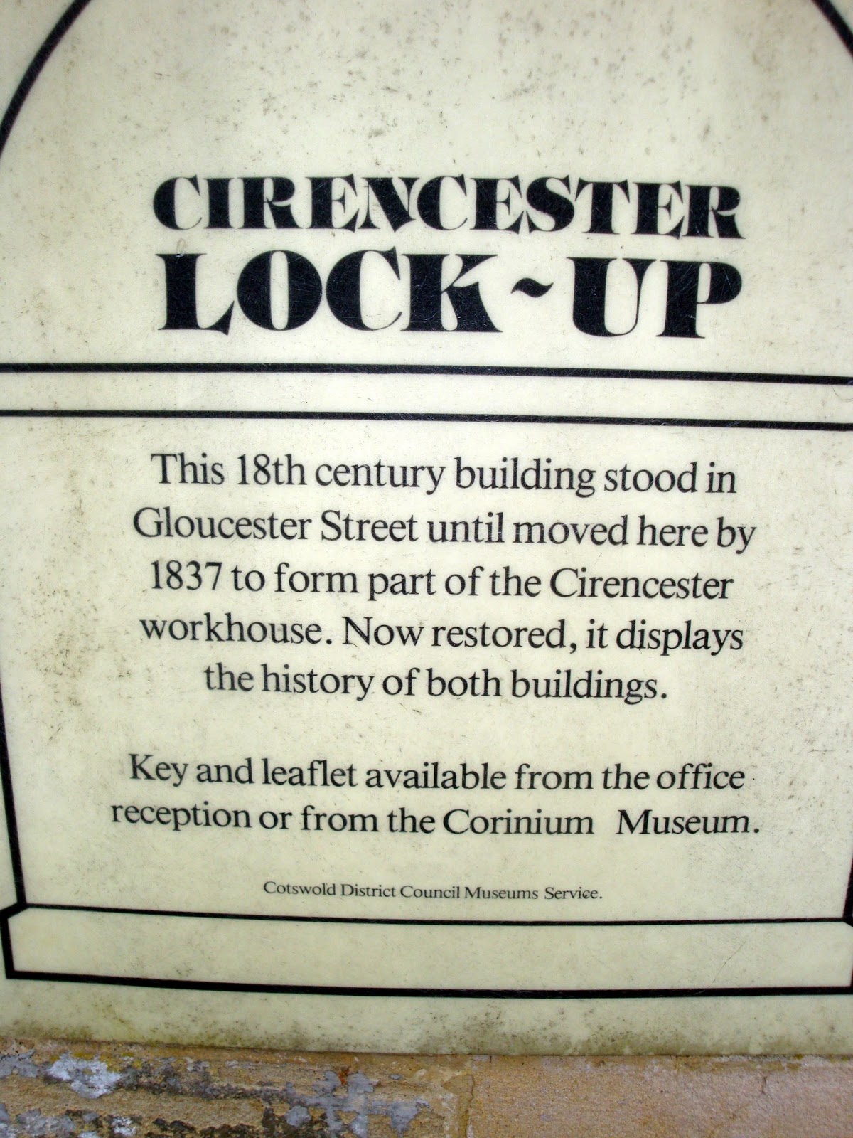Roy's blog: GLOUCESTERSHIRE. Lock-ups at Bibery, Bisley, Bitton and ...