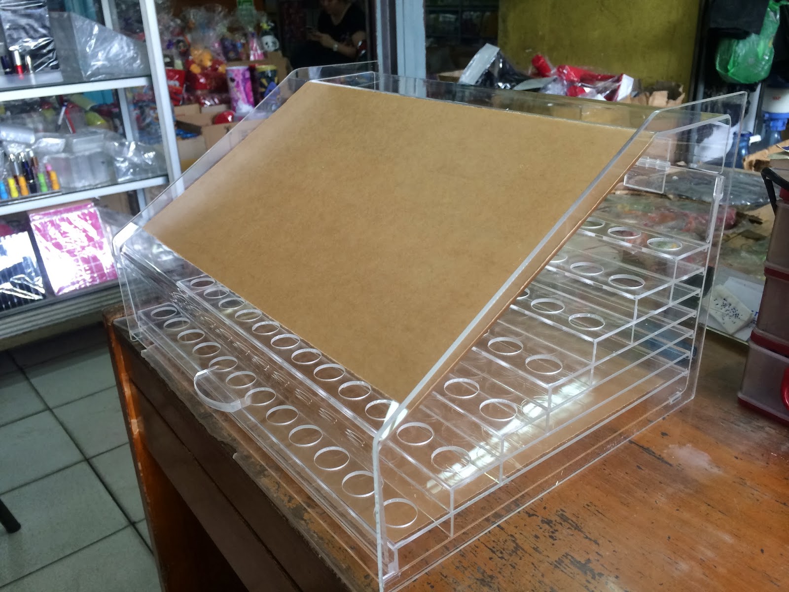 MICA DISPLAY ACRYLIC SHOWCASE SPECIALIST