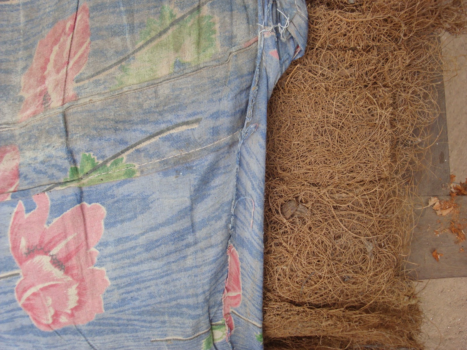 va de fibras: TEJIDOS CON FIBRAS DE COCO EN KERALA, INDIA