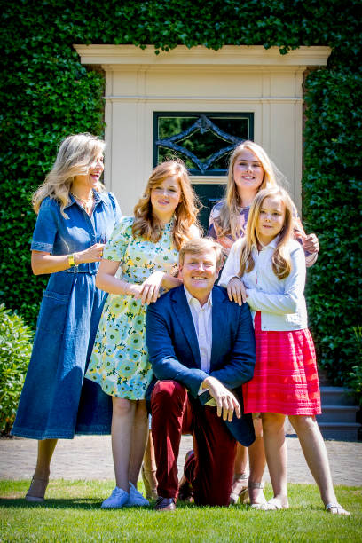 Royal Family Around the World: Dutch King and Queen pose with their ...