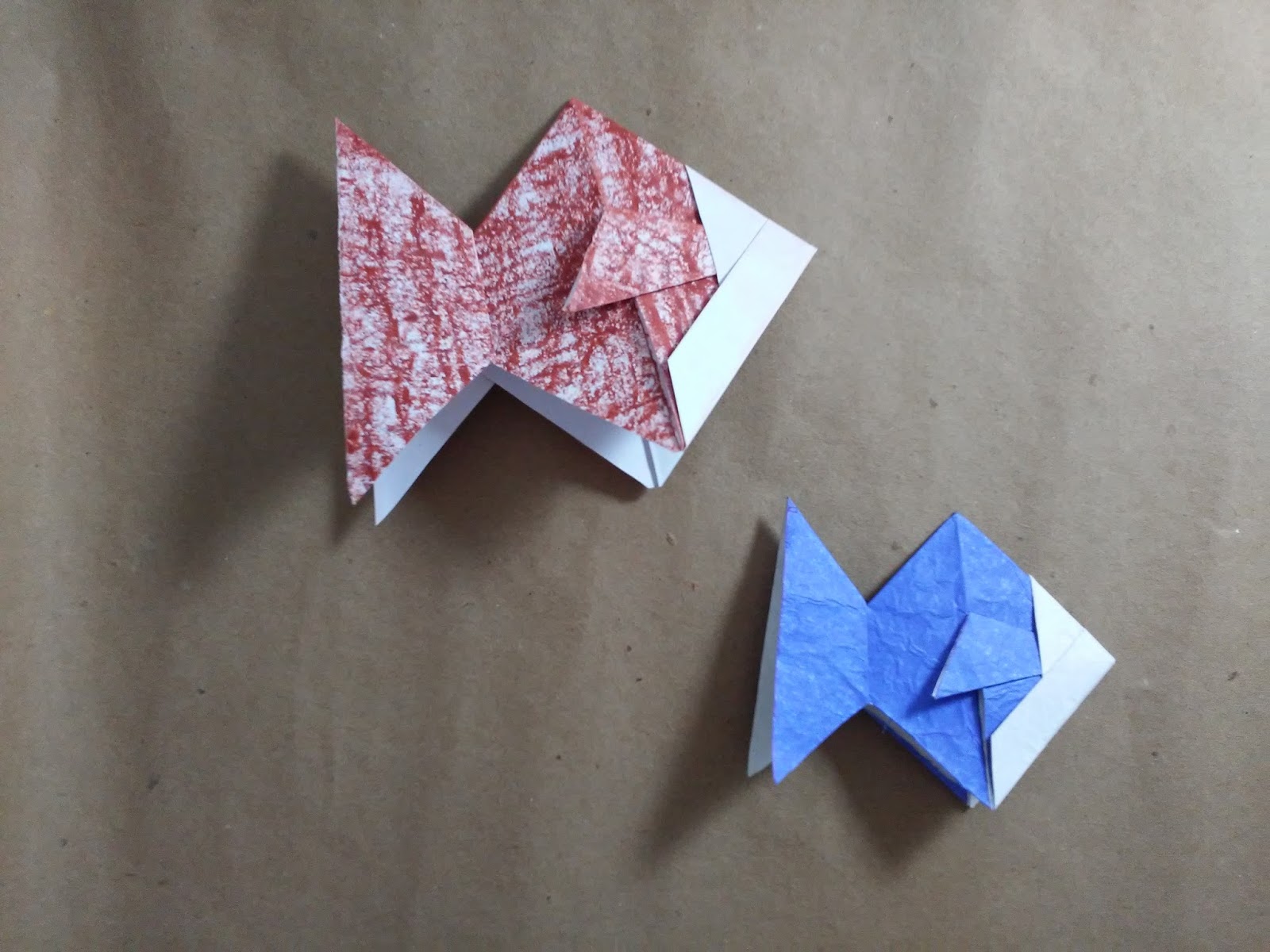 #2 / 365 - Peixe Tradicional.Pode cortar o papel pra fazer o ORIGAMI ...