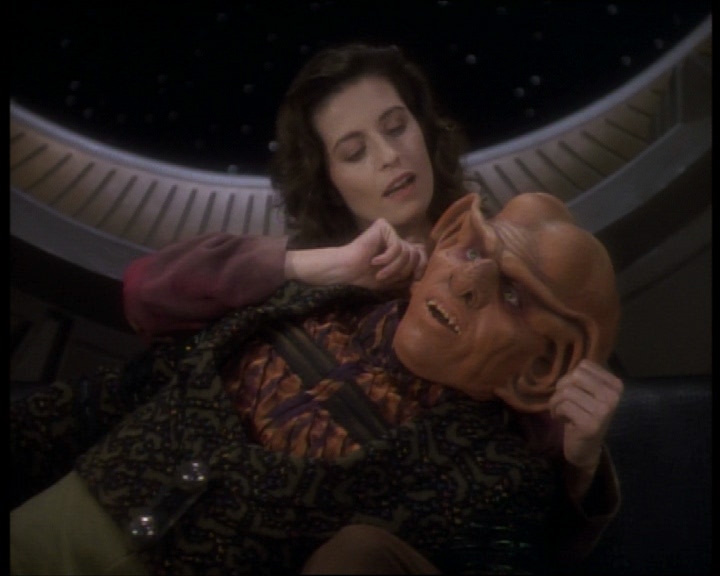 Ray Hardgrit's Sci-Fi Adventures: Star Trek: Deep Space Nine 1-07: Q-Less
