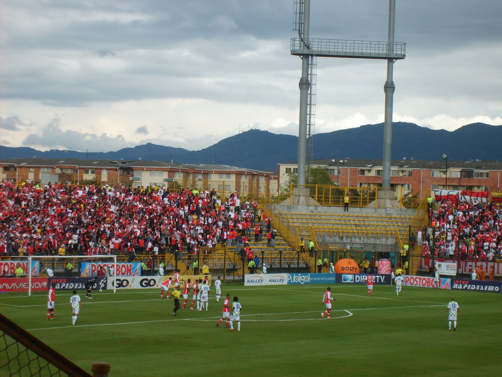 English Proyect: "Estadio Metropolitano de Techo"