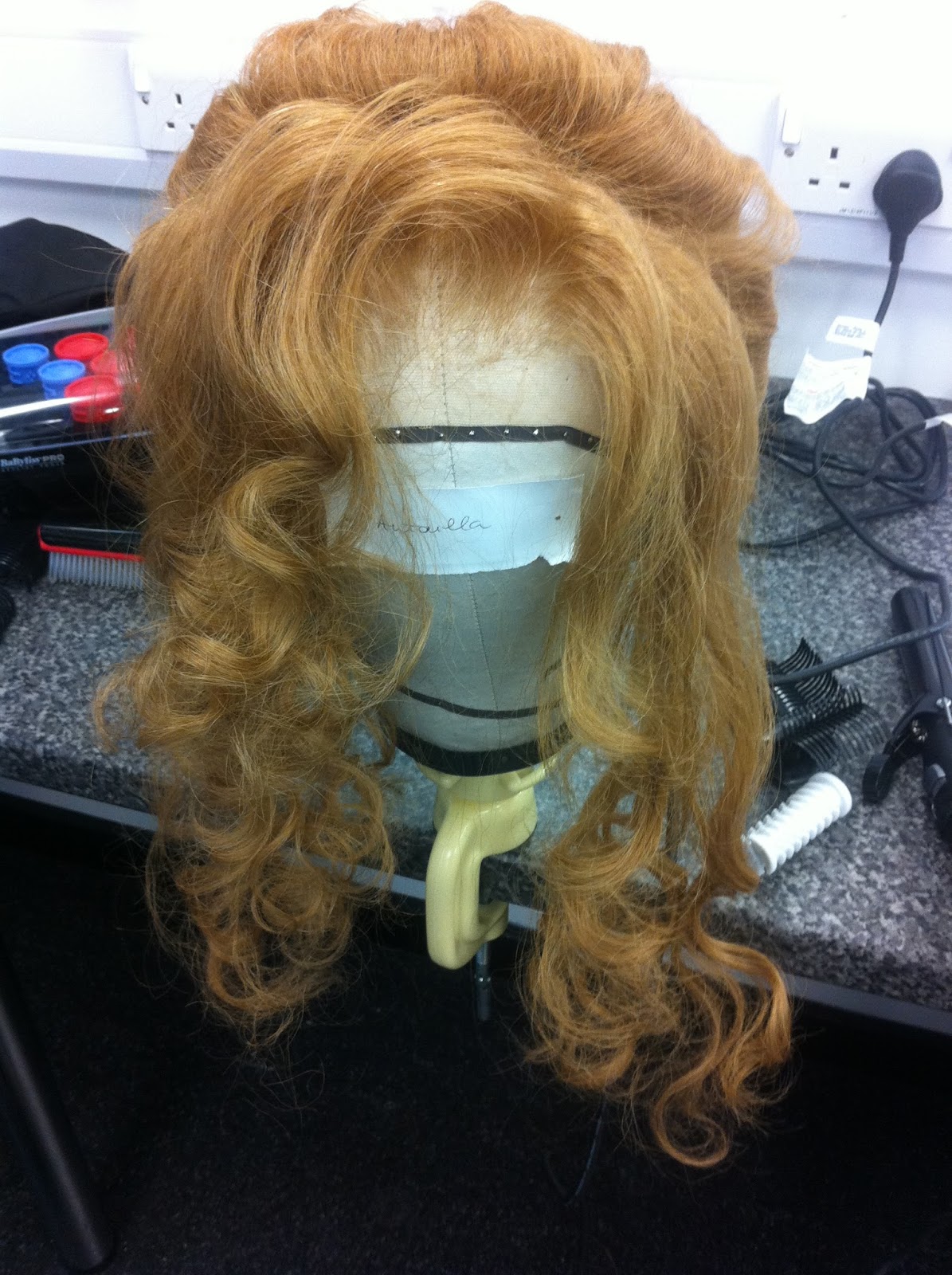 Wig Wonderland: Styling A Lace Wig; 1940's Victory Rolls
