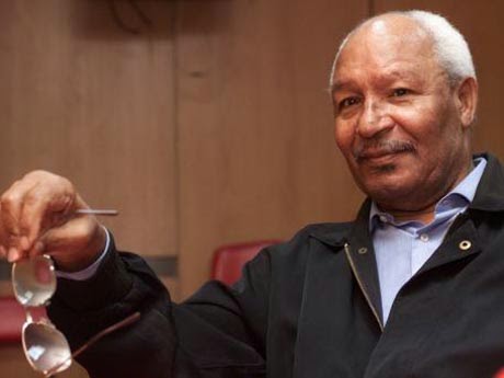 MAX SPORTS: BENFICA / PORTUGAL: MARIO COLUNA AFARIKI