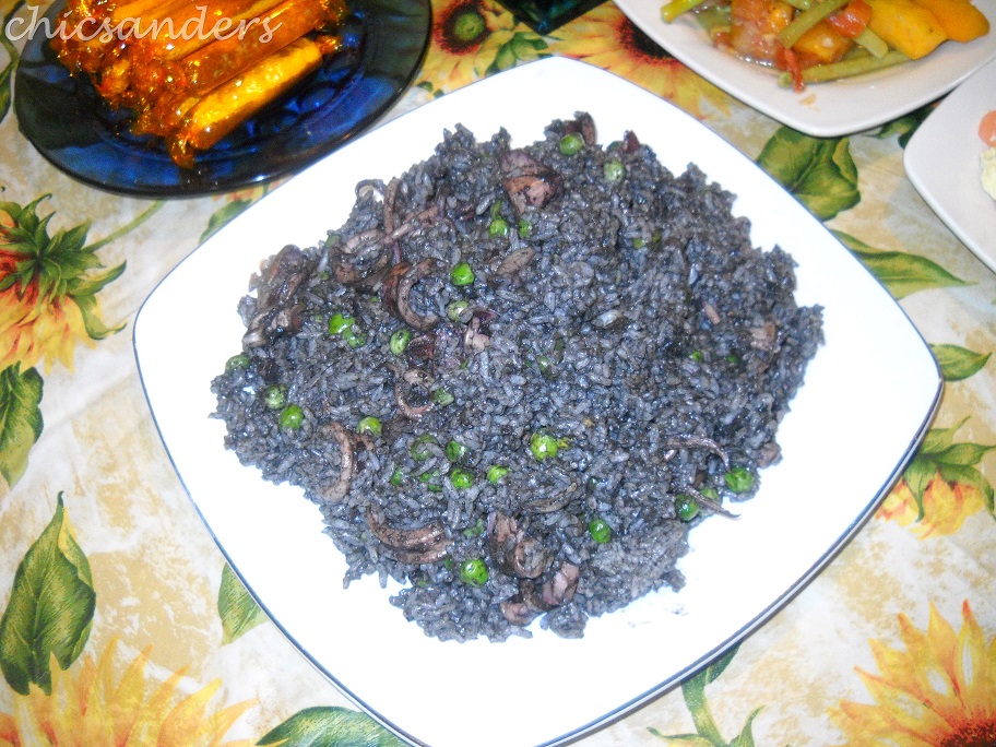 chicsanders: How to make Black Fried Rice, perfect for Halloween
