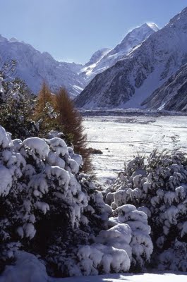 Bob McKerrow - Wayfarer: Aoraki/Mt Cook ridge named after Hillary