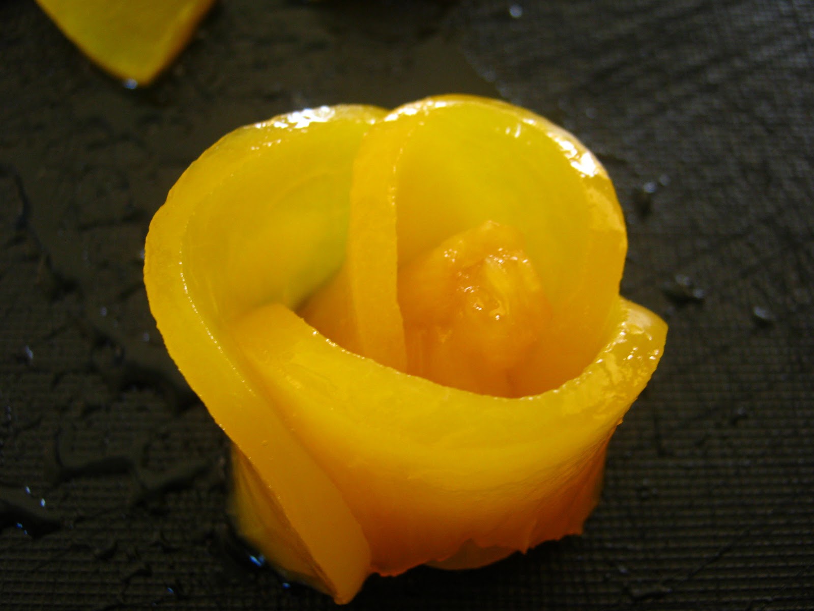 Pireti koduköök: VIRSIKUROOS