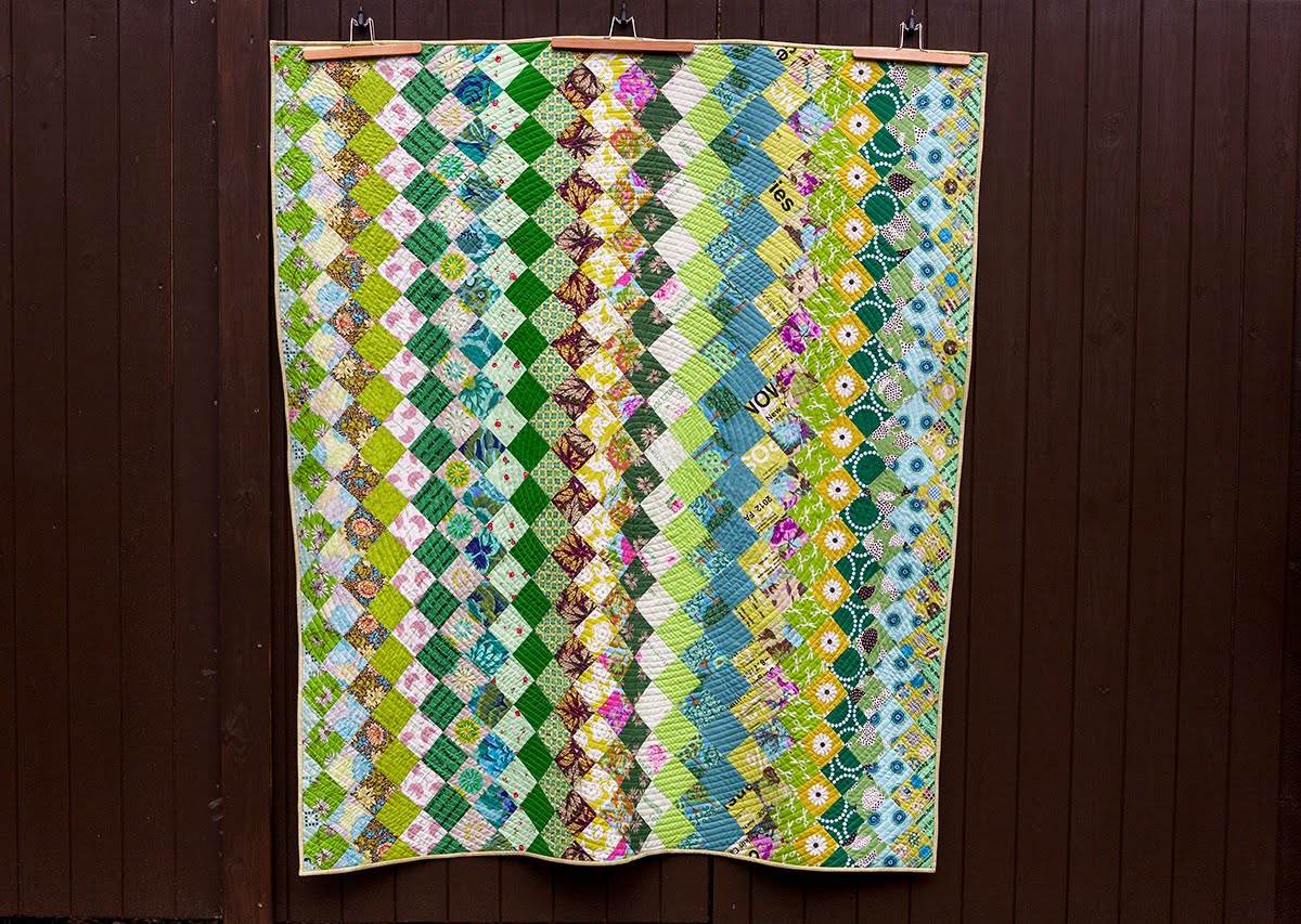 needles and lemons: Shades of Green - a finished quilt