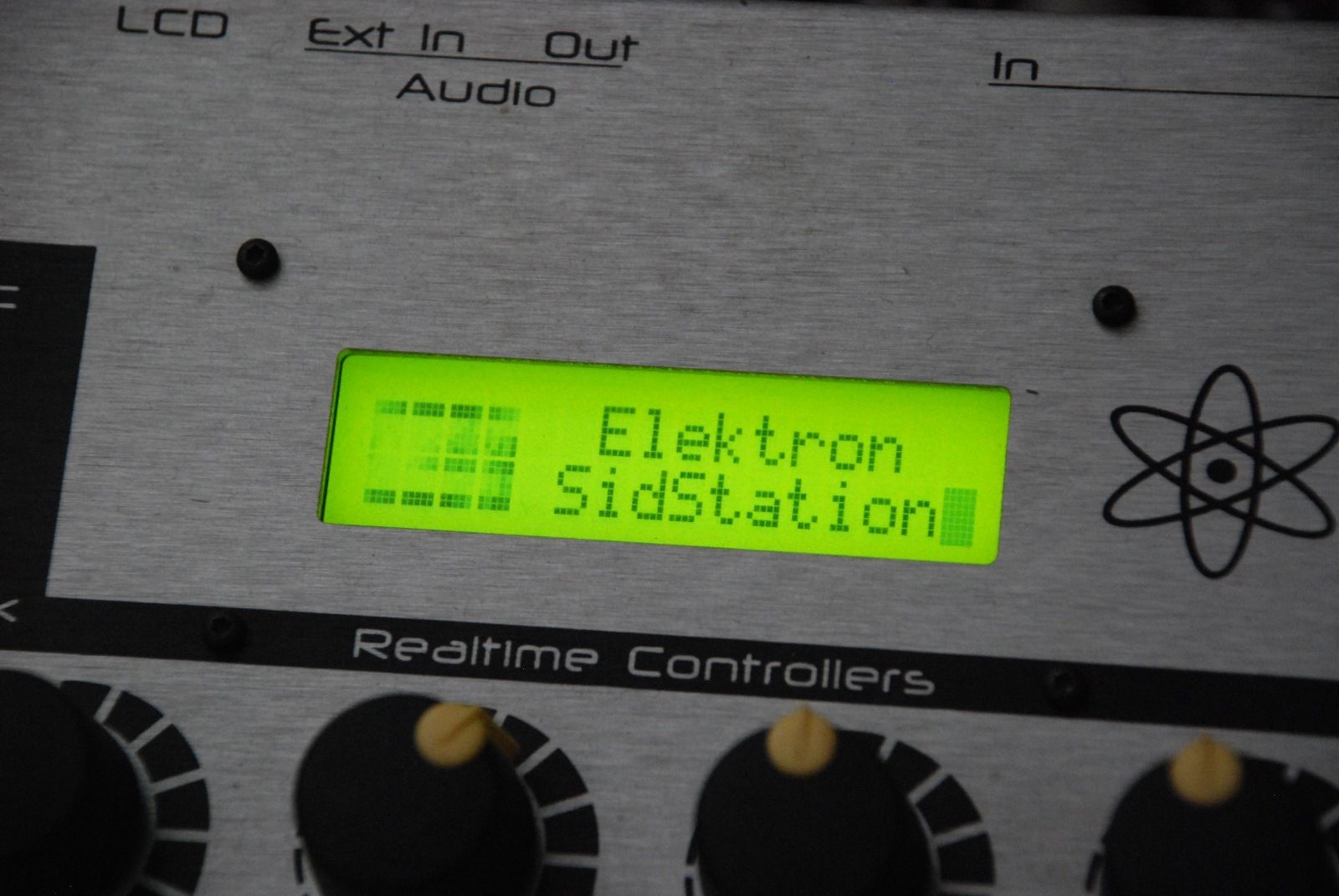 MATRIXSYNTH: Elektron Sidstation C64 MOS6581 SID Chip Desktop Synthesizer