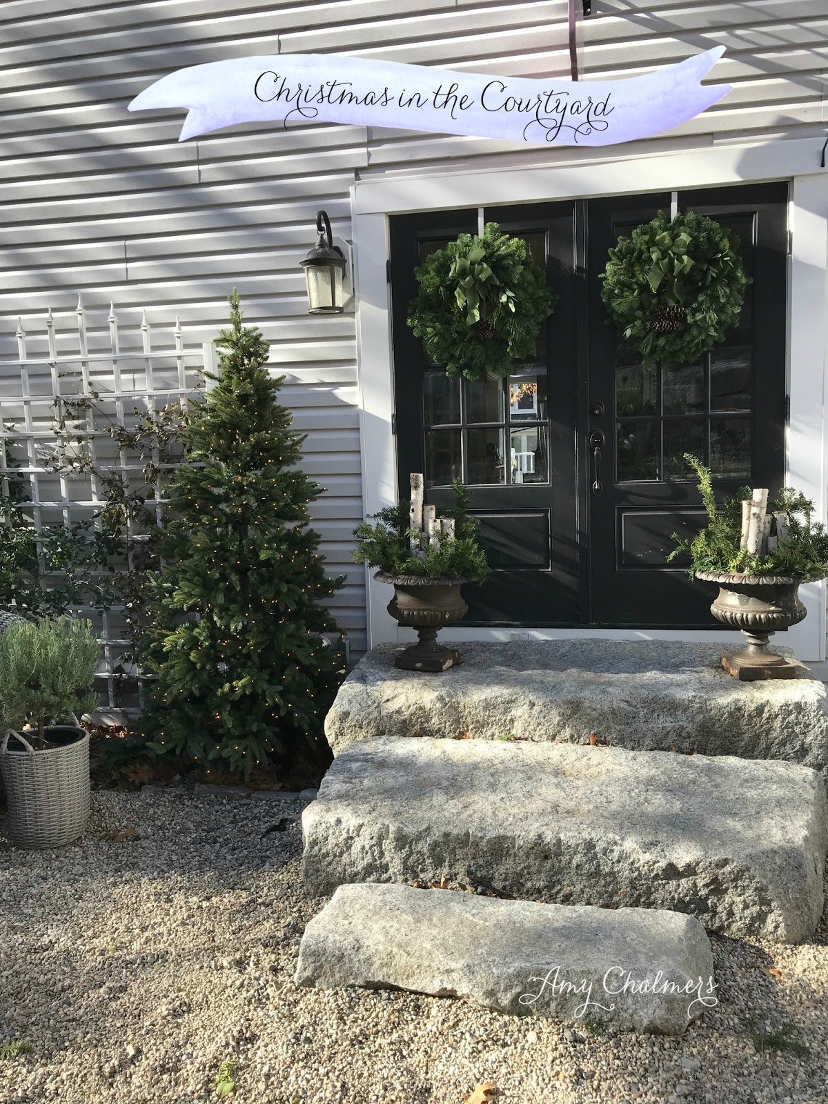 Maison Decor: French Country Christmas Courtyard