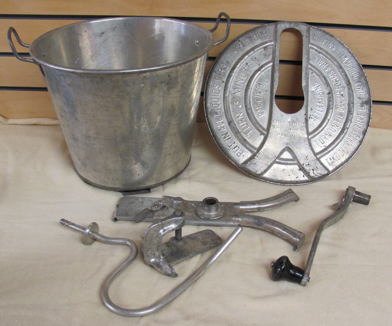 Bread Maker: Seven Best Old-Fashioned 'UNIVERSAL' Bread Maker by ...