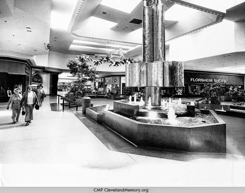 Euclid Evolution: EPIC Freaking Photos of Euclid Square Mall Circa 1976 ...
