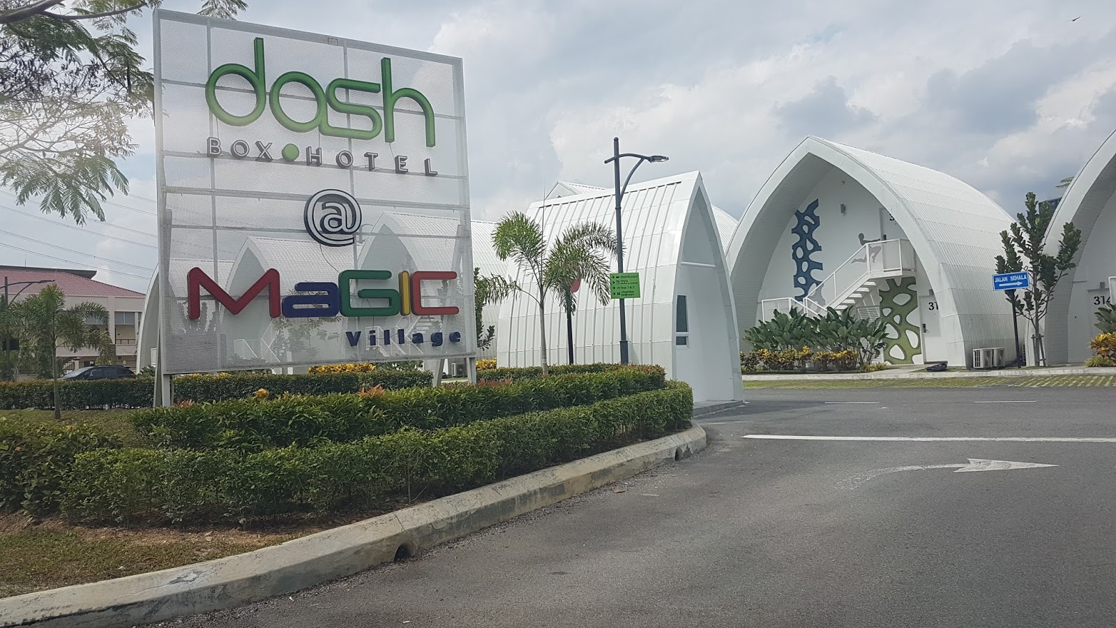 WANDERLUST DJ: Dash Box Hotel, Cyberjaya