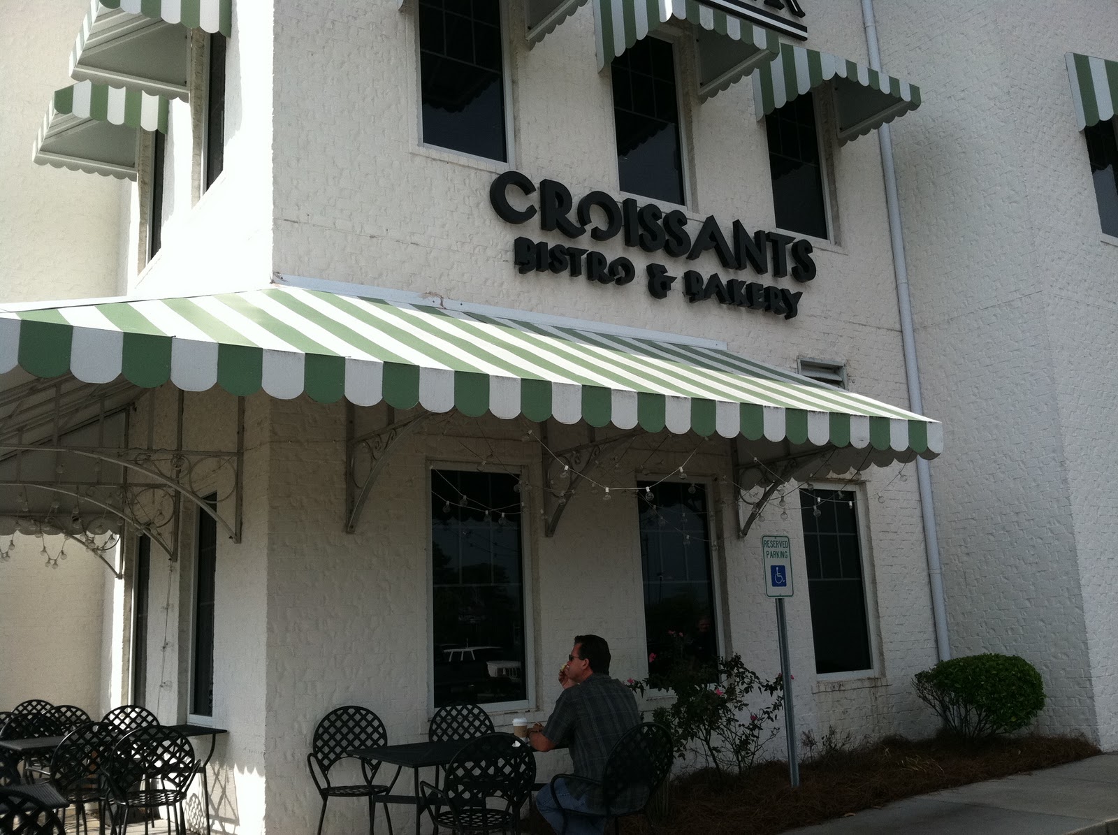 Yumma Yumma: Croissants Bistro & Bakery