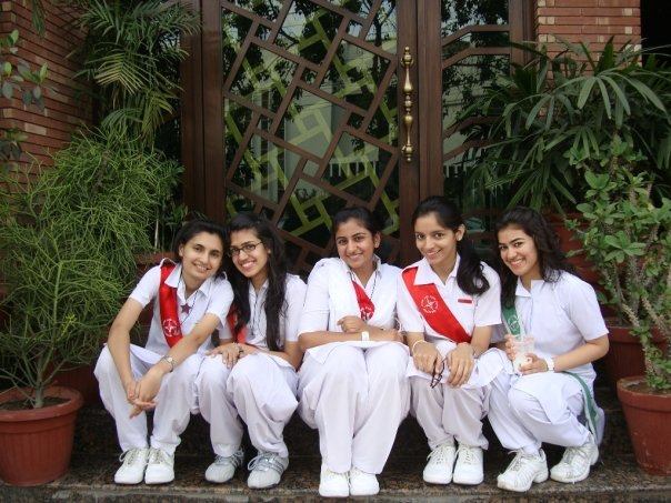 School ki bachian... mast bachian | Girls - Pak and Indian