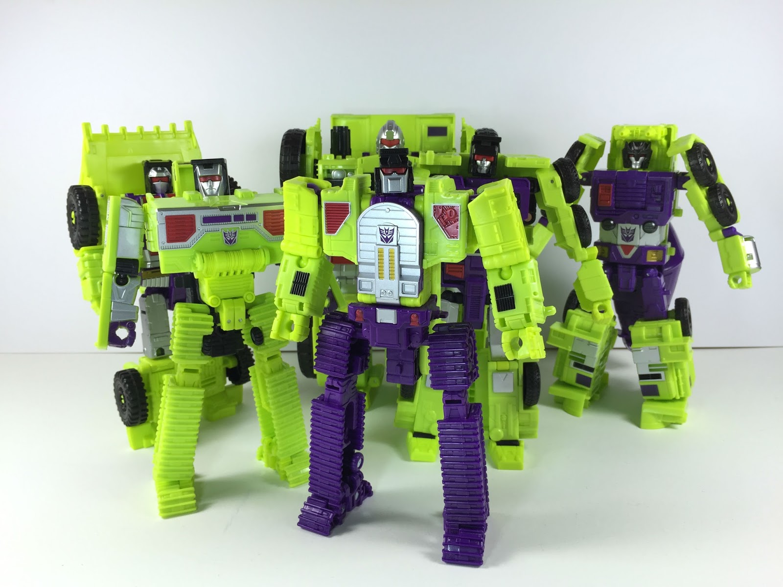Toybox Soapbox: Transformers Combiner Wars Devastator Review