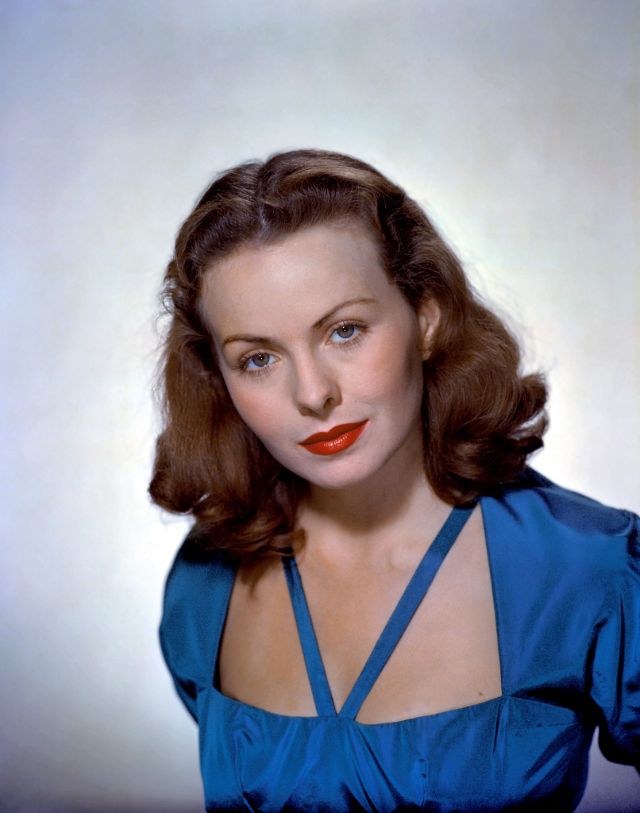 Hollywood's Number One Party Girl: 40 Glamorous Photos of Jeanne Crain ...