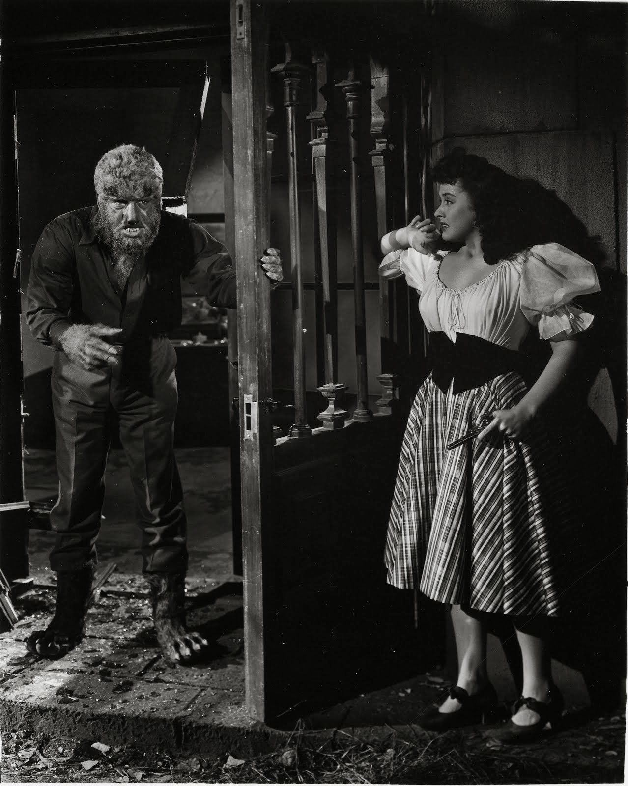 Atomic Robot News: The Wolf Man (1941) - The Month of Monsters Begins!