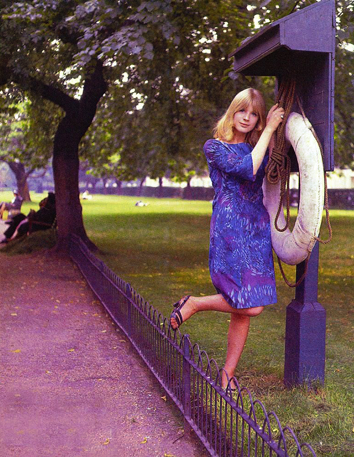 40 Beautiful Color Photos of Marianne Faithfull in the 1960s ~ Vintage ...