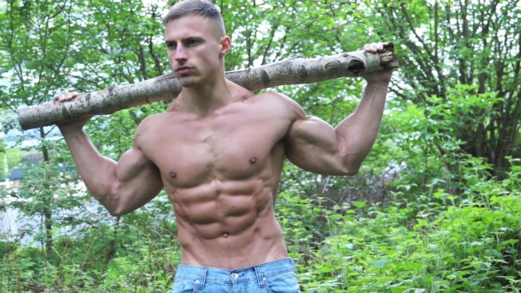 Mike Thurston: The Meaning Of Instagram For Fitness Models
