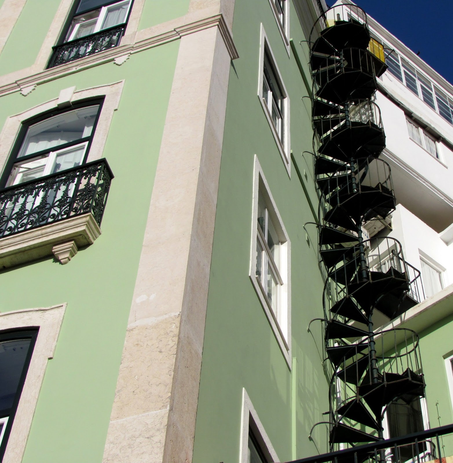 LISBON (LISBOA) and around - 40.000 images: BAIRRO ALTO