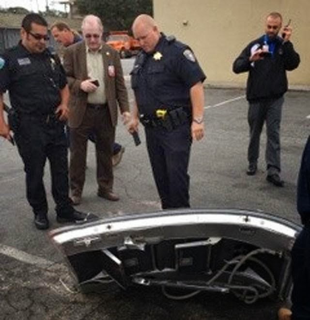 Kathryn's Report: Door falls off plane in flight, hits motel near ...