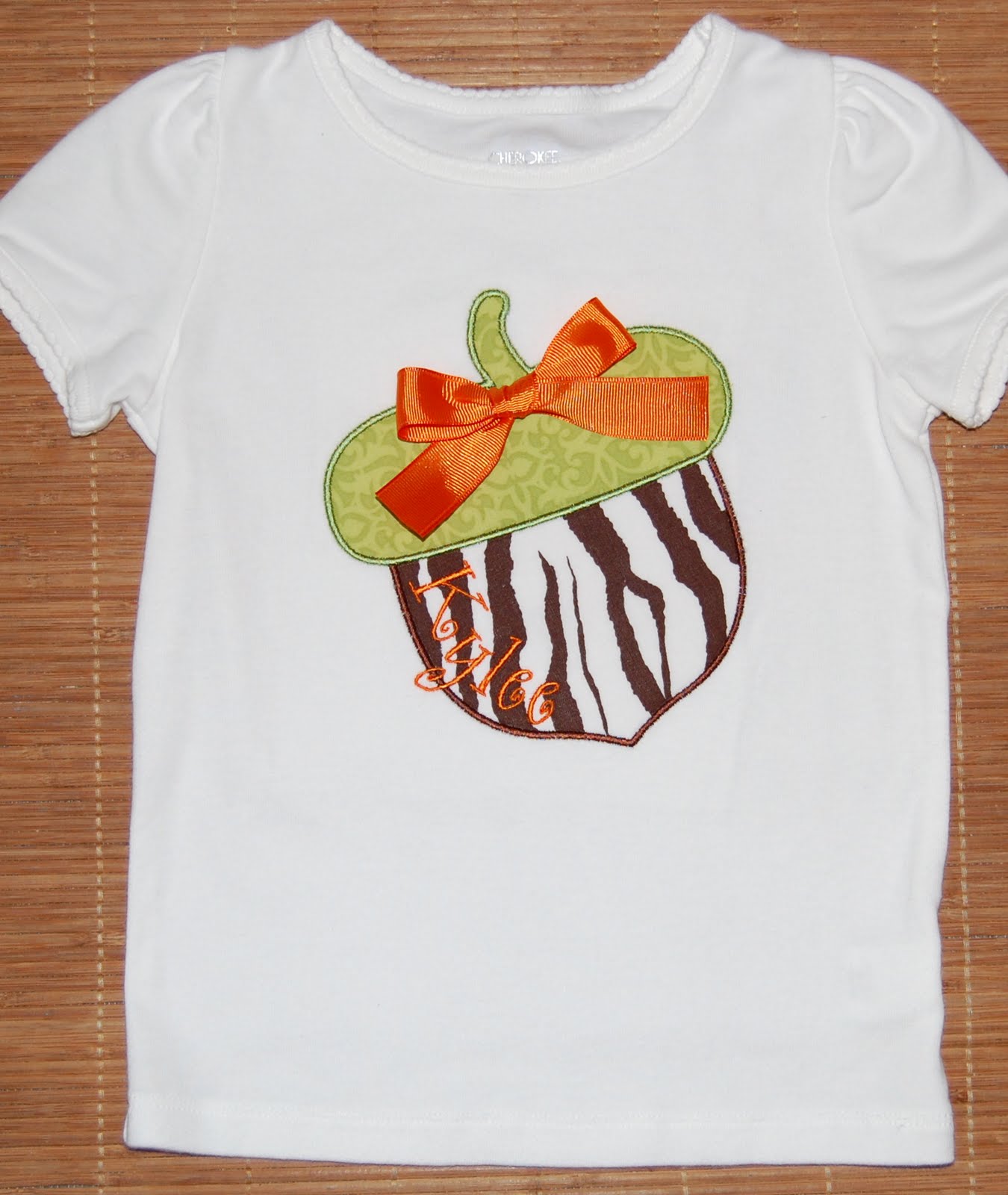 Little Peep Boutique: New Girly Fall Shirts for you!