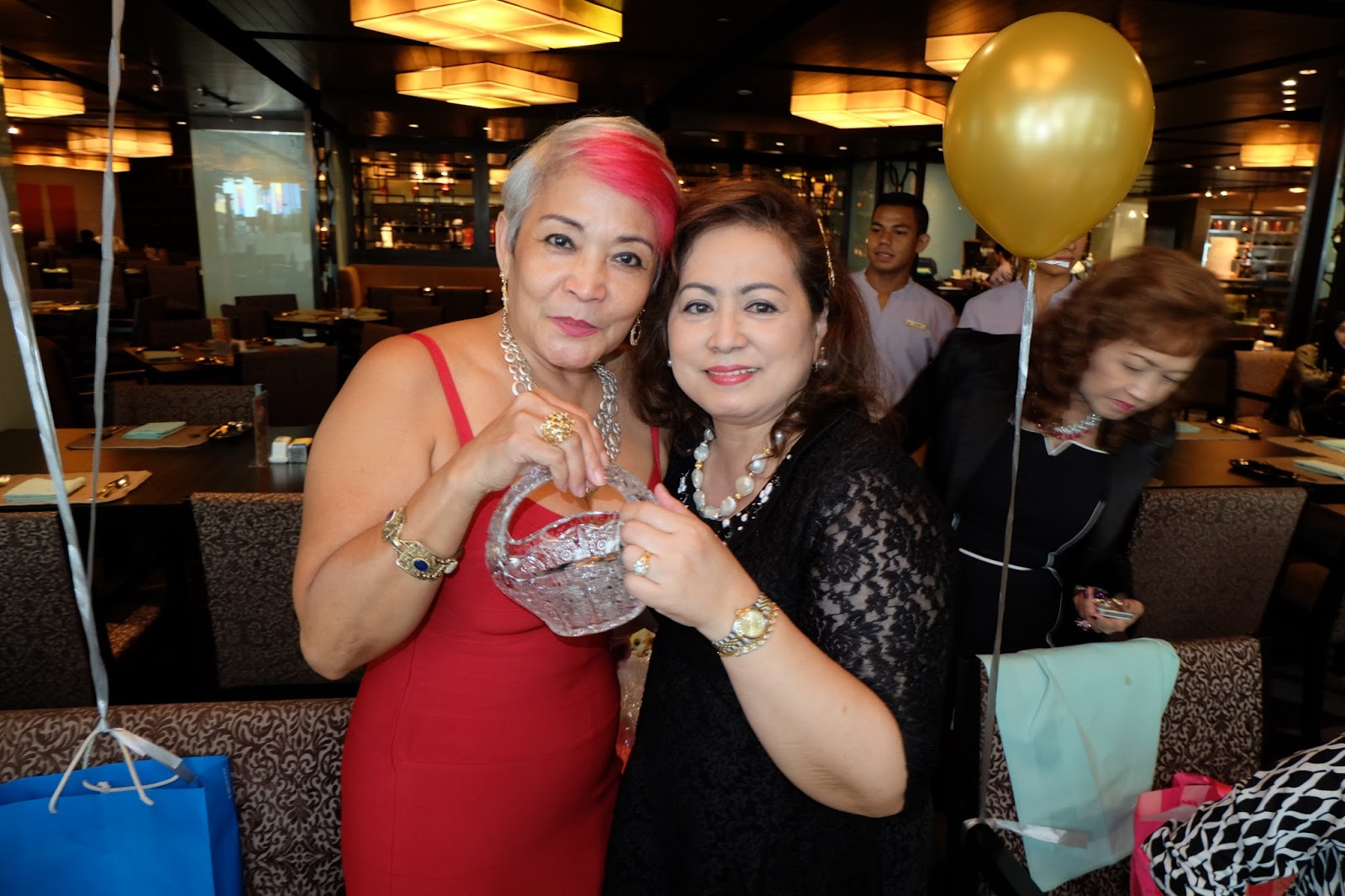 Kee Hua Chee Live!: LILLIAN TAN CELEBRATED HER 60th BIRTHDAY AT GRAND ...