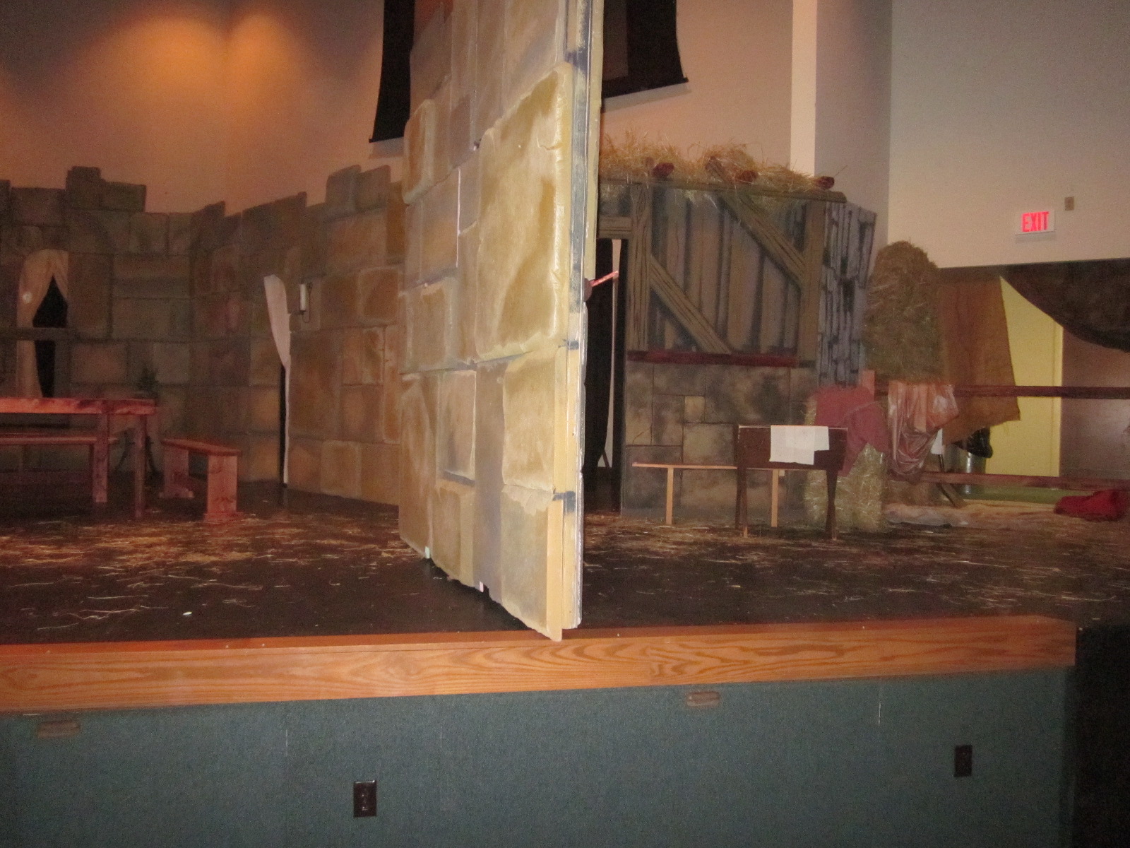 HendersonWorks: Set Design and Stage Construction