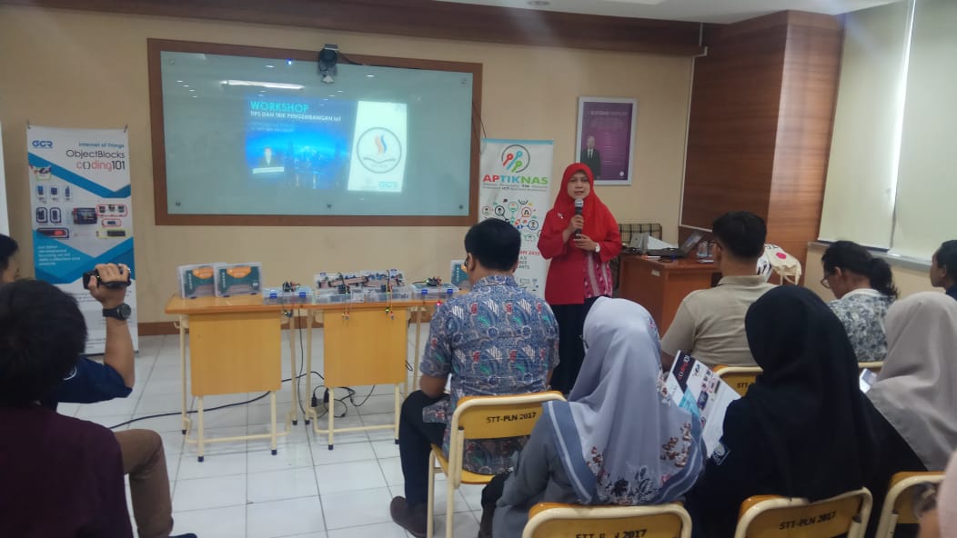 Seminar #Smartivist - IoT Learning Platform - STT PLN - 12 April 2019