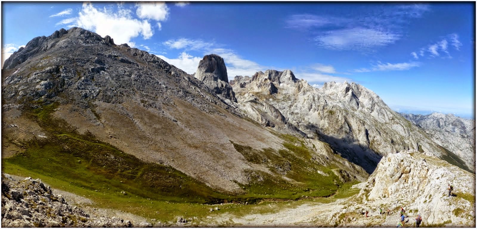 ENGOLAOS: PEÑA CASTIL (2444m)