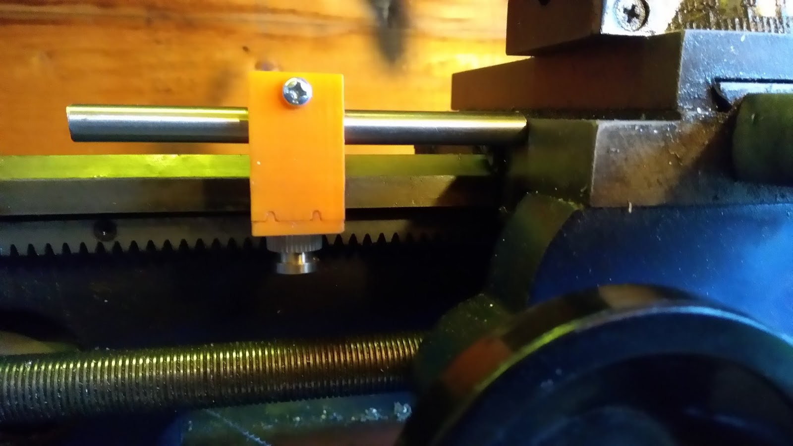 Concretedog: 3d printed lathe carriage lock.