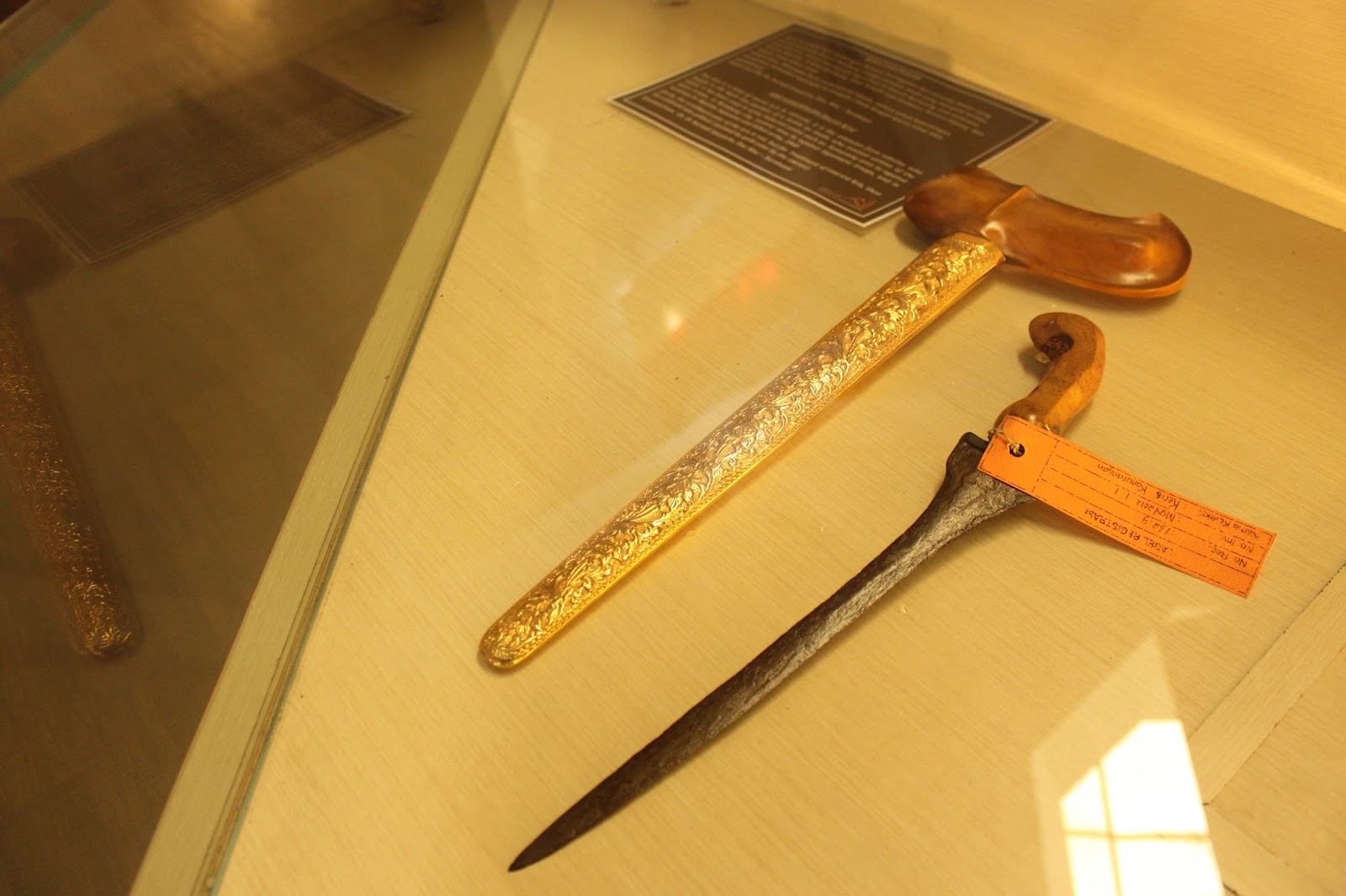 Monumen Tugu Pahlawan dan Museum Sepuluh Nopember Surabaya: ZONA SENJATA