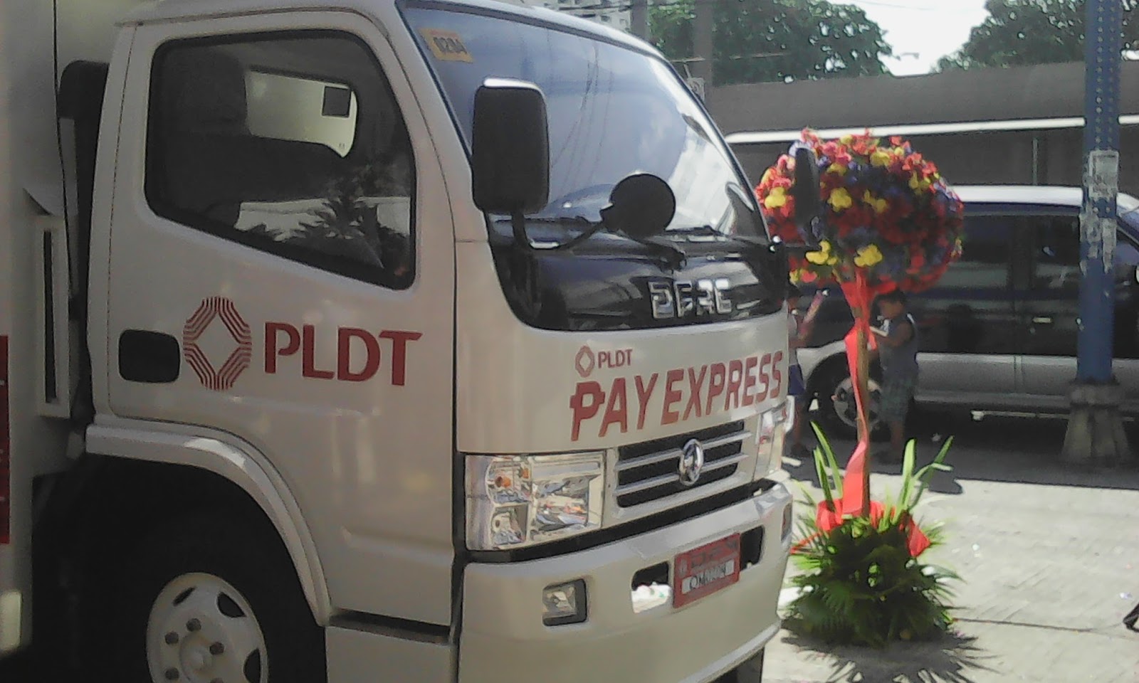 PLDT Pay Express Van - Your payment center on wheels - Benteuno - News ...