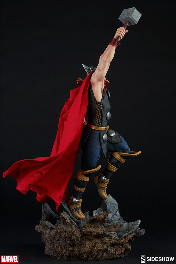 Avengers Assemble - Thor Statue (Sideshow Collectibles)