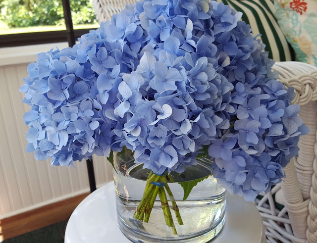How to Arrange Hydrangeas