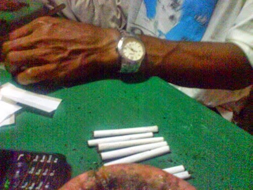 Alat pembuat rokok sederhana