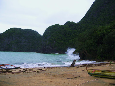 Random Travels & Reflections: Survivors @ Gota Village Resort, Caramoan